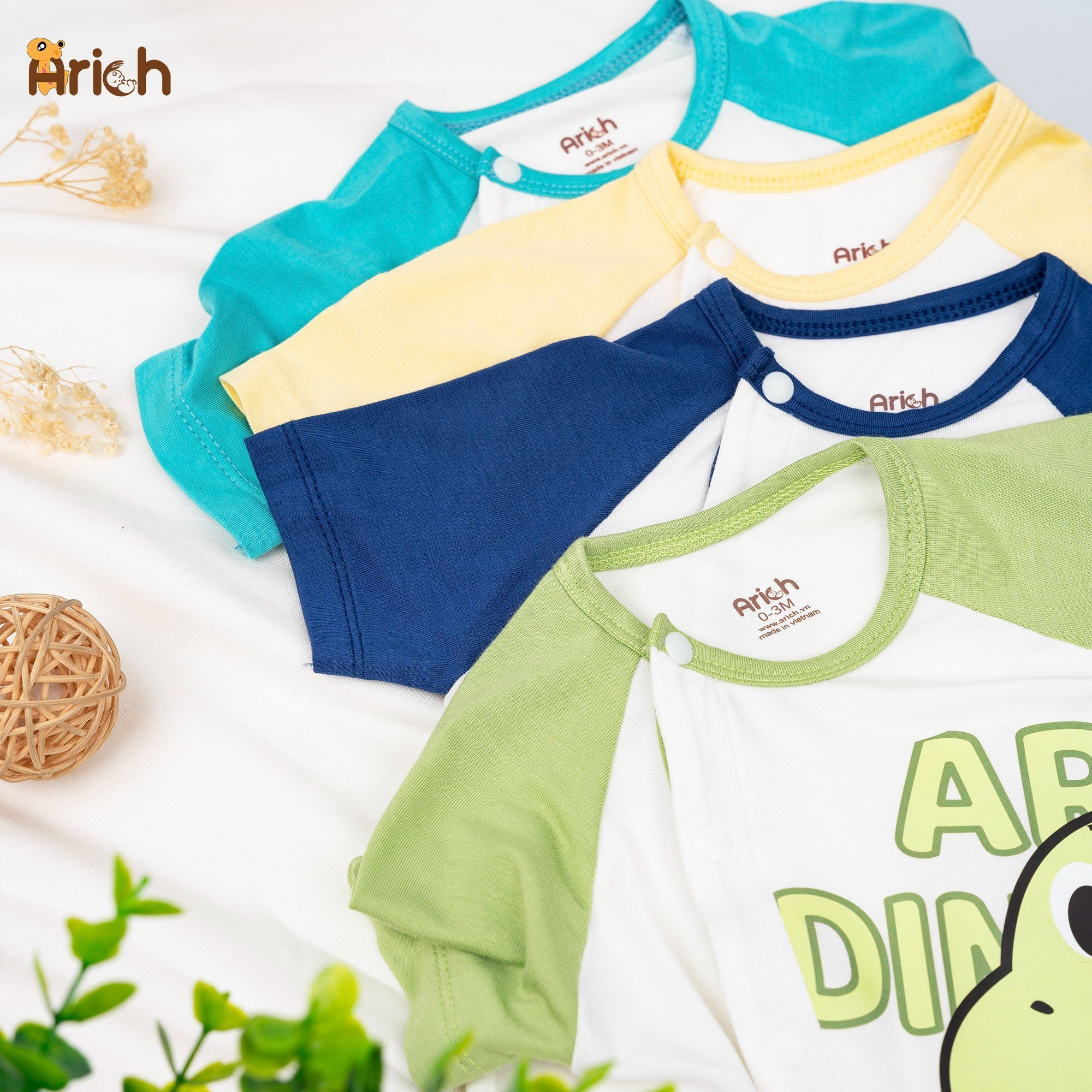 Body cộc cài lệch Arich phối hình in đáng yêu vải sợi tre mềm mát, bộ