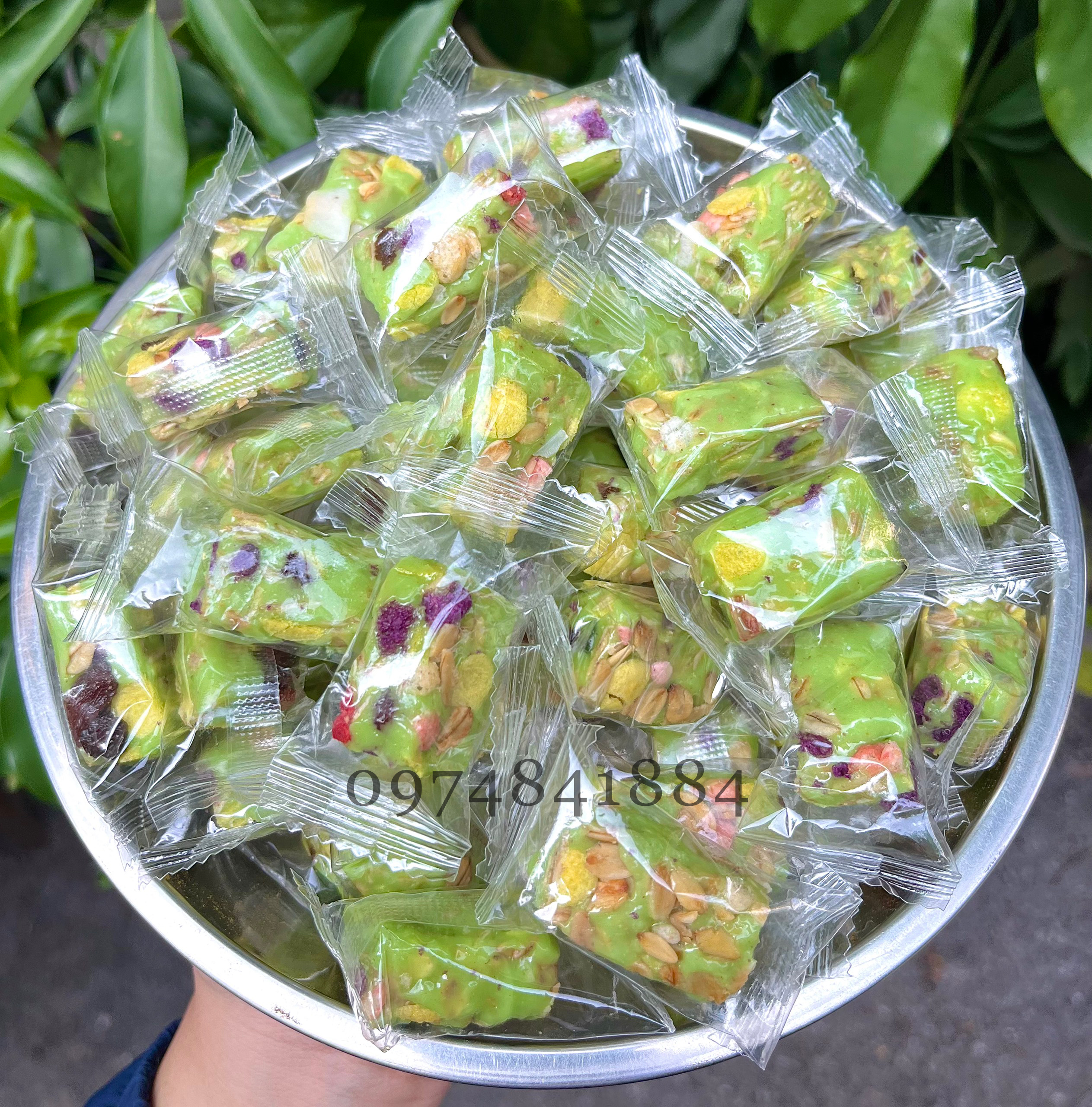 KẸO DỪA NON NGŨ CỐC VỊ LÁ DỨA - KẸO NOUGAT DỪA NON LÁ DỨA ÍT NGỌT 250G ...